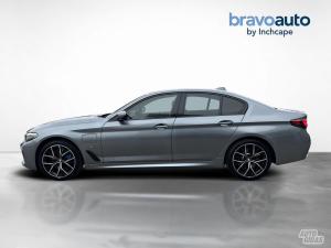 Grey BMW 545 2021 in Kaunas, with an engine capacity of 3.00 L and mileage of 130 thousand km for 34771 €, photo 3 on AUTOMOTO.COM.LV
