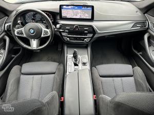 Grey BMW 545 2021 in Kaunas, with an engine capacity of 3.00 L and mileage of 130 thousand km for 34771 €, photo 14 on AUTOMOTO.COM.LV