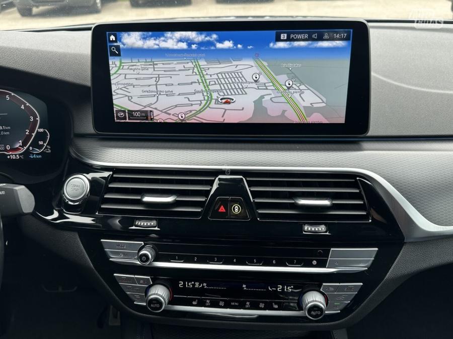 Grey BMW 545 2021 in Kaunas, with an engine capacity of 3.00 L and mileage of 130 thousand km for 34771 €, photo 15 on AUTOMOTO.COM.LV