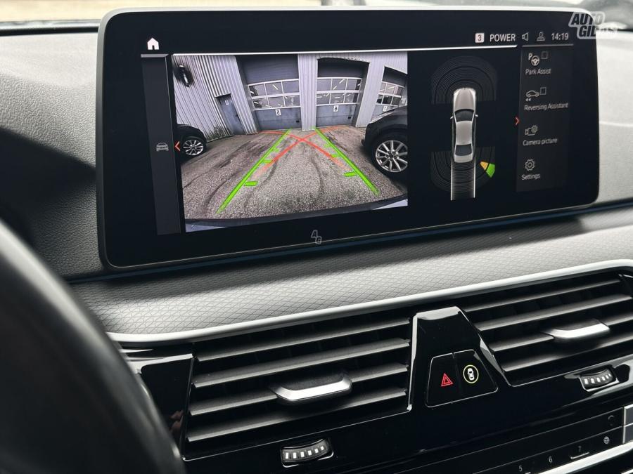 Grey BMW 545 2021 in Kaunas, with an engine capacity of 3.00 L and mileage of 130 thousand km for 34771 €, photo 24 on AUTOMOTO.COM.LV