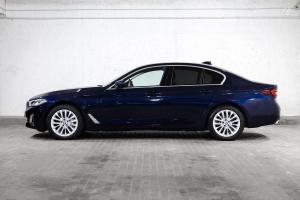BMW 545 2021 in Vilnius, with an engine capacity of 3.00 L and mileage of 39 thousand km for 42441 €, photo 4 on AUTOMOTO.COM.LV