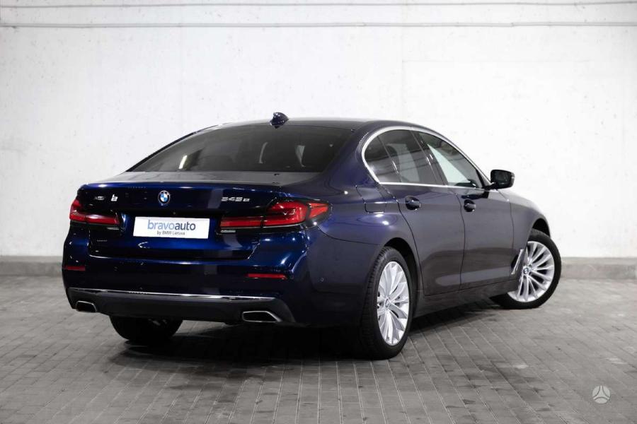 BMW 545 2021 in Vilnius, with an engine capacity of 3.00 L and mileage of 39 thousand km for 42441 €, photo 9 on AUTOMOTO.COM.LV