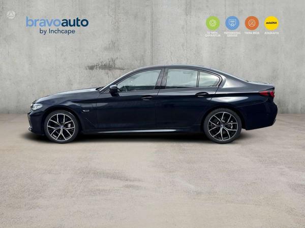 BMW 545 2022 Kauņa, ar dzinēja tilpumu 3.00 L un nobraukumu 75 tūkst. km par 44771 €, foto 2 vietnē AUTOMOTO.COM.LV