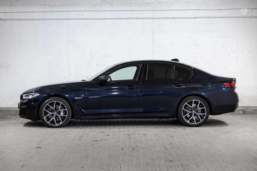 BMW 545 2022 Viļņa, ar dzinēja tilpumu 3.00 L un nobraukumu 105 tūkst. km par 41441 €, foto 4 vietnē AUTOMOTO.COM.LV