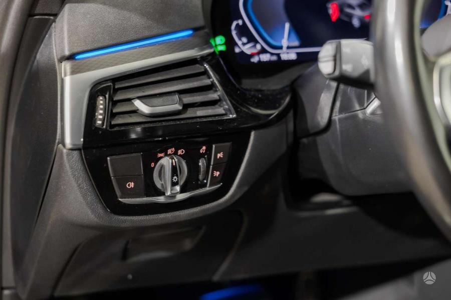 BMW 545 2022 Viļņa, ar dzinēja tilpumu 3.00 L un nobraukumu 105 tūkst. km par 41441 €, foto 30 vietnē AUTOMOTO.COM.LV