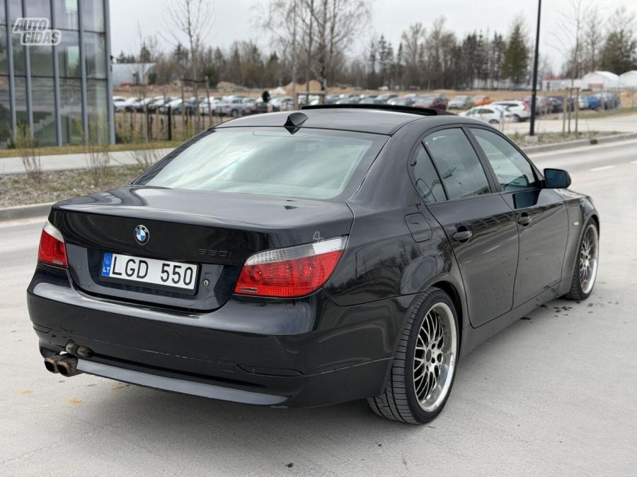 Melns BMW 550 2007 Viļņa, ar dzinēja tilpumu 4.80 L un nobraukumu 318 tūkst. km par 4950 €, foto 12 vietnē AUTOMOTO.COM.LV