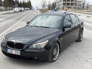 Black BMW 550 2007 in Vilnius, with an engine capacity of 5.00 L and mileage of 318 thousand km for 4950 €, photo 3 on AUTOMOTO.COM.LV