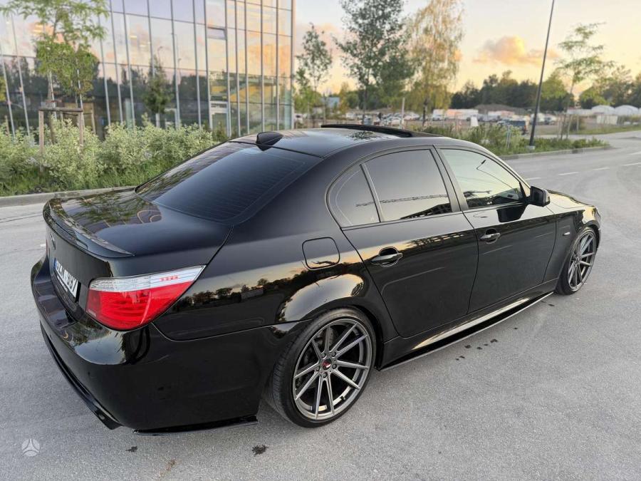Melns BMW 550 2008 Viļņa, ar dzinēja tilpumu 4.80 L un nobraukumu 215 tūkst. km par 7899 €, foto 24 vietnē AUTOMOTO.COM.LV