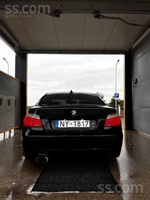 Black BMW 550 2010 in Liepaja, with an engine capacity of 5.00 L and mileage of 256 thousand km for 8000 €, photo 2 on AUTOMOTO.COM.LV