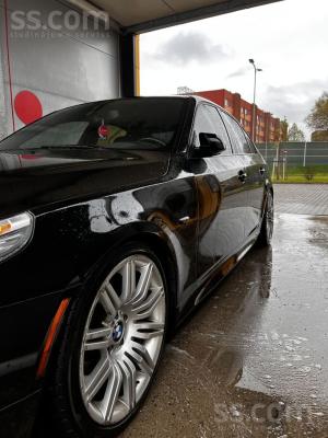 Black BMW 550 2010 in Liepaja, with an engine capacity of 5.00 L and mileage of 256 thousand km for 8000 €, photo 12 on AUTOMOTO.COM.LV