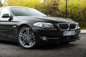 Melns BMW 550 2010 Viļņa, ar dzinēja tilpumu 4.40 L un nobraukumu 149 tūkst. km par 11900 €, foto  vietnē AUTOMOTO.COM.LV