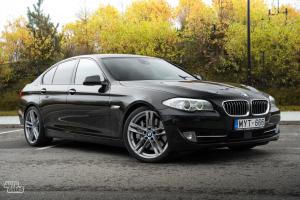 Black BMW 550 2010 in Vilnius, with an engine capacity of 4.40 L and mileage of 149 thousand km for 11900 €, photo 2 on AUTOMOTO.COM.LV