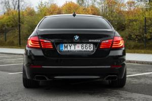 Black BMW 550 2010 in Vilnius, with an engine capacity of 4.40 L and mileage of 149 thousand km for 11900 €, photo 10 on AUTOMOTO.COM.LV