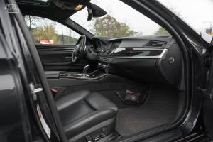 Black BMW 550 2010 in Vilnius, with an engine capacity of 4.40 L and mileage of 149 thousand km for 11900 €, photo 15 on AUTOMOTO.COM.LV