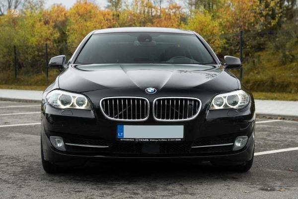 Melns BMW 550 2010 Viļņa, ar dzinēja tilpumu 4.40 L un nobraukumu 150 tūkst. km par 11500 €, foto 2 vietnē AUTOMOTO.COM.LV