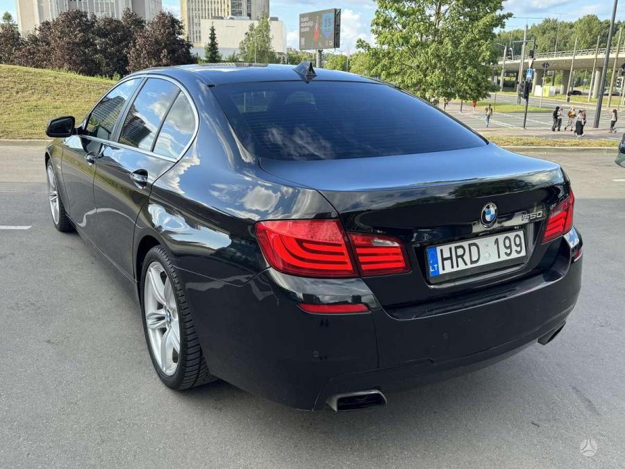 Melns BMW 550 2011 Viļņa, ar dzinēja tilpumu 4.40 L un nobraukumu 165 tūkst. km par 7500 €, foto 10 vietnē AUTOMOTO.COM.LV