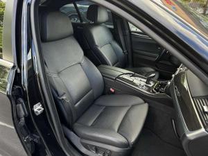 Melns BMW 550 2011 Viļņa, ar dzinēja tilpumu 4.40 L un nobraukumu 165 tūkst. km par 7500 €, foto 12 vietnē AUTOMOTO.COM.LV