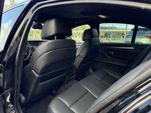 Melns BMW 550 2011 Viļņa, ar dzinēja tilpumu 4.40 L un nobraukumu 165 tūkst. km par 7500 €, foto 15 vietnē AUTOMOTO.COM.LV