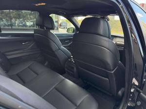 Melns BMW 550 2011 Viļņa, ar dzinēja tilpumu 4.40 L un nobraukumu 165 tūkst. km par 7500 €, foto 16 vietnē AUTOMOTO.COM.LV