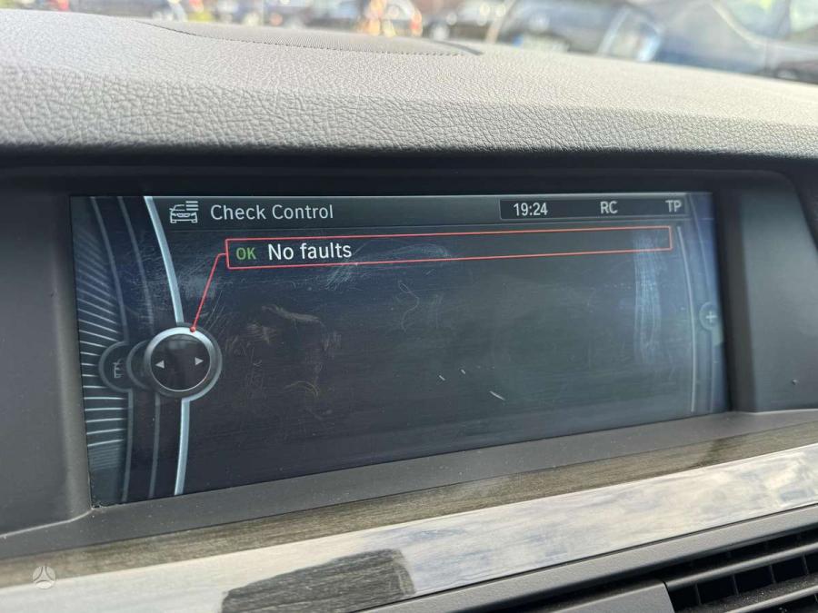 Melns BMW 550 2011 Viļņa, ar dzinēja tilpumu 4.40 L un nobraukumu 165 tūkst. km par 7500 €, foto 21 vietnē AUTOMOTO.COM.LV