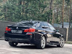 Black BMW 550 2012 in Riga, with an engine capacity of 3.00 L and mileage of 135 thousand km for 15900 €, photo 4 on AUTOMOTO.COM.LV