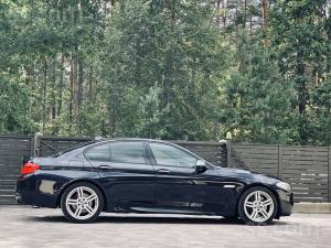 Black BMW 550 2012 in Riga, with an engine capacity of 3.00 L and mileage of 135 thousand km for 15900 €, photo 7 on AUTOMOTO.COM.LV