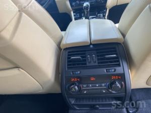 Black BMW 550 2012 in Riga, with an engine capacity of 3.00 L and mileage of 135 thousand km for 15900 €, photo 16 on AUTOMOTO.COM.LV