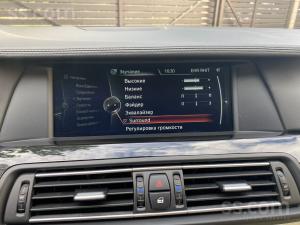 Black BMW 550 2012 in Riga, with an engine capacity of 3.00 L and mileage of 135 thousand km for 15900 €, photo 25 on AUTOMOTO.COM.LV
