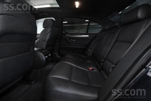 Черный БМВ 550 2012 в Тукумс, объемом двигателя 3.00 л и пробегом 300 тыс. км за 12777 €, фото 15 на AUTOMOTO.COM.LV