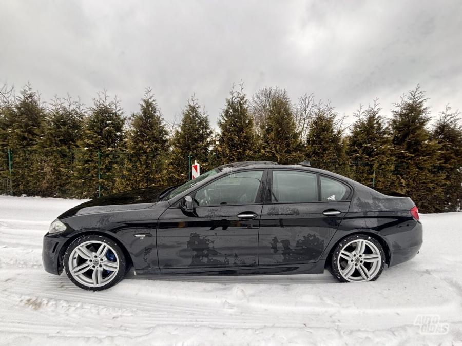 Melns BMW 550 2013 Kauņa, ar dzinēja tilpumu 4.40 L un nobraukumu 154 tūkst. km par 6000 €, foto 2 vietnē AUTOMOTO.COM.LV
