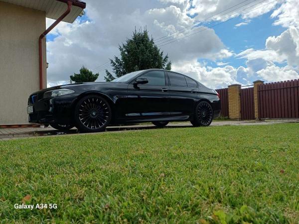 Black BMW 550 2015 in Siauliai, with an engine capacity of 4.40 L and mileage of 172 thousand km for 18000 €, photo 4 on AUTOMOTO.COM.LV