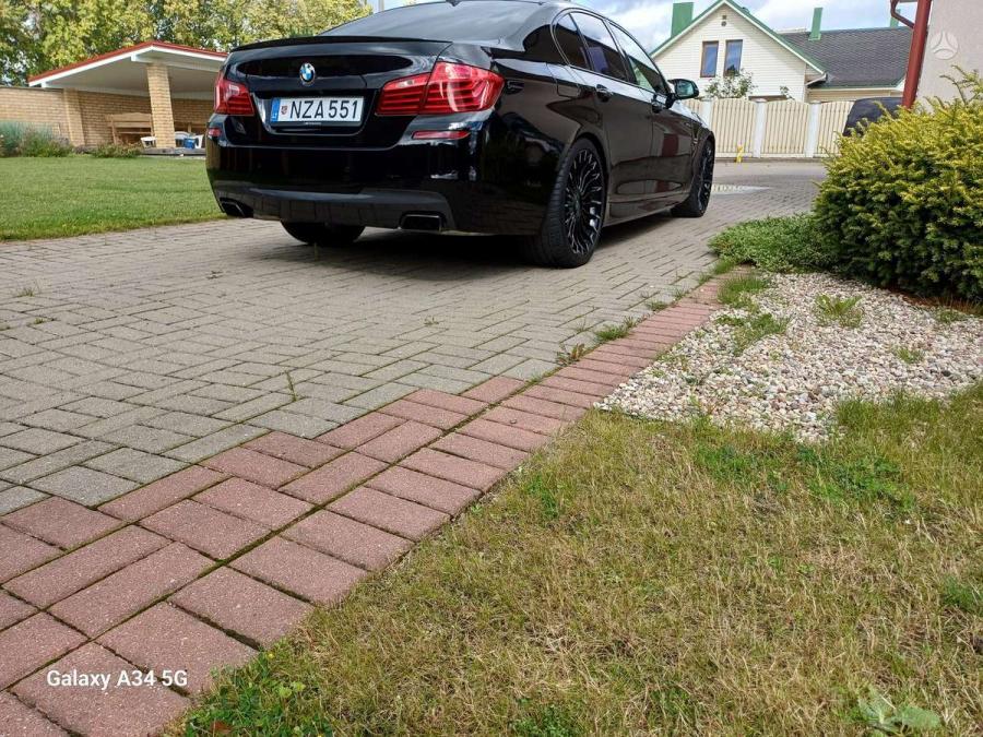 Black BMW 550 2015 in Siauliai, with an engine capacity of 4.40 L and mileage of 172 thousand km for 18000 €, photo 8 on AUTOMOTO.COM.LV