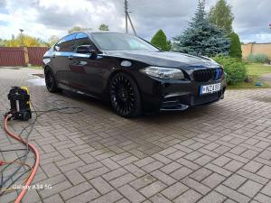 Black BMW 550 2015 in Siauliai, with an engine capacity of 4.40 L and mileage of 172 thousand km for 18000 €, photo 9 on AUTOMOTO.COM.LV