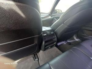 Black BMW 550 2015 in Siauliai, with an engine capacity of 4.40 L and mileage of 172 thousand km for 18000 €, photo 19 on AUTOMOTO.COM.LV