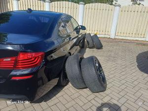 Black BMW 550 2015 in Siauliai, with an engine capacity of 4.40 L and mileage of 172 thousand km for 18000 €, photo 24 on AUTOMOTO.COM.LV