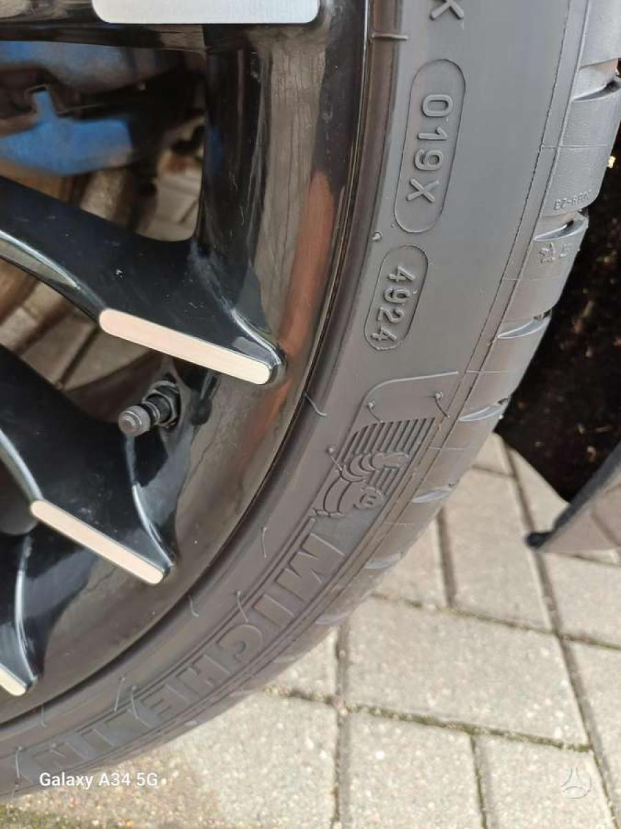 Black BMW 550 2015 in Siauliai, with an engine capacity of 4.40 L and mileage of 172 thousand km for 18000 €, photo 27 on AUTOMOTO.COM.LV