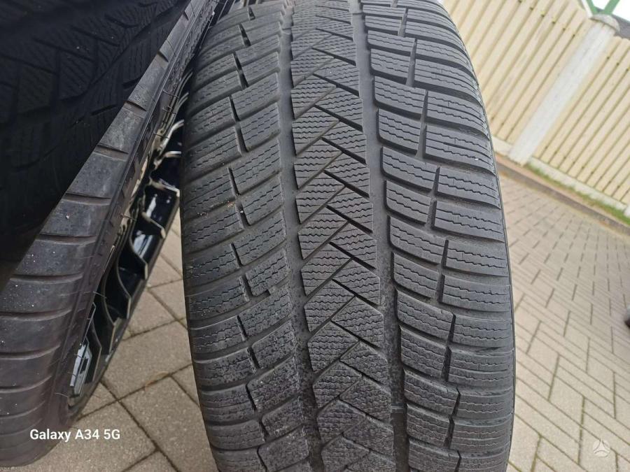 Black BMW 550 2015 in Siauliai, with an engine capacity of 4.40 L and mileage of 172 thousand km for 18000 €, photo 31 on AUTOMOTO.COM.LV