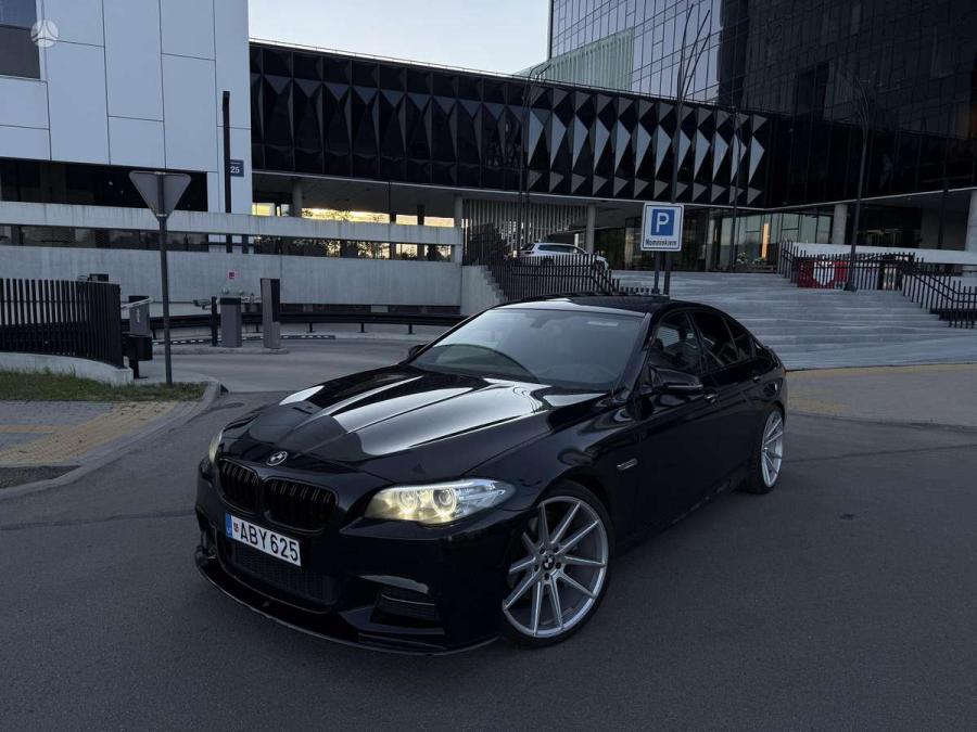 Melns BMW 550 2016 Rīga, ar dzinēja tilpumu 4.40 L un nobraukumu 316 tūkst. km par 12900 €, foto 1 vietnē AUTOMOTO.COM.LV
