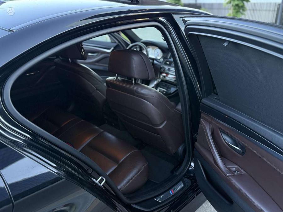 Melns BMW 550 2016 Rīga, ar dzinēja tilpumu 4.40 L un nobraukumu 316 tūkst. km par 12900 €, foto 11 vietnē AUTOMOTO.COM.LV