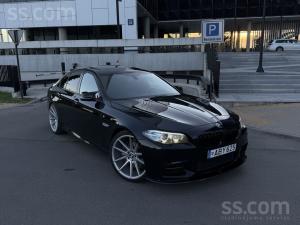 Black BMW 550 2016 in Riga, with an engine capacity of 4.40 L and mileage of 316 thousand km for 10000 €, photo 3 on AUTOMOTO.COM.LV
