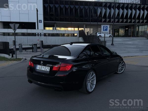 Melns BMW 550 2016 Rīga, ar dzinēja tilpumu 4.40 L un nobraukumu 316 tūkst. km par 10000 €, foto 3 vietnē AUTOMOTO.COM.LV