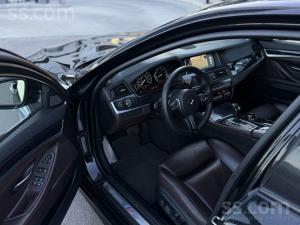 Black BMW 550 2016 in Riga, with an engine capacity of 4.40 L and mileage of 316 thousand km for 10000 €, photo 7 on AUTOMOTO.COM.LV