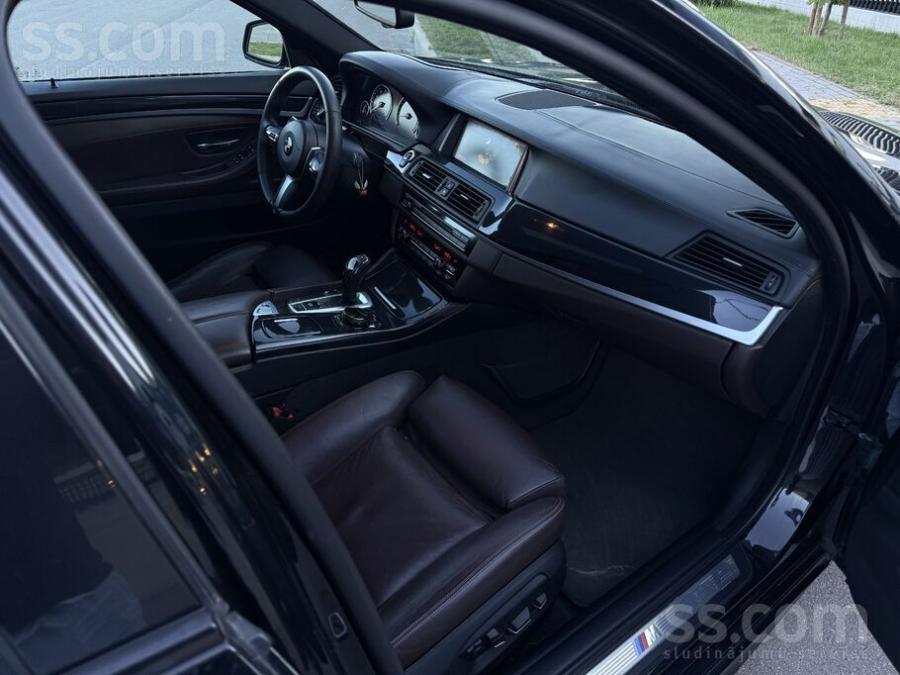 Black BMW 550 2016 in Riga, with an engine capacity of 4.40 L and mileage of 316 thousand km for 10000 €, photo 9 on AUTOMOTO.COM.LV