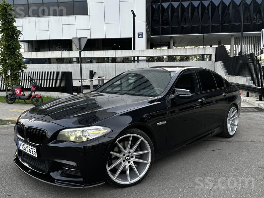 Melns BMW 550 2016 Rīga, ar dzinēja tilpumu 4.40 L un nobraukumu 314 tūkst. km par 14200 €, foto 3 vietnē AUTOMOTO.COM.LV