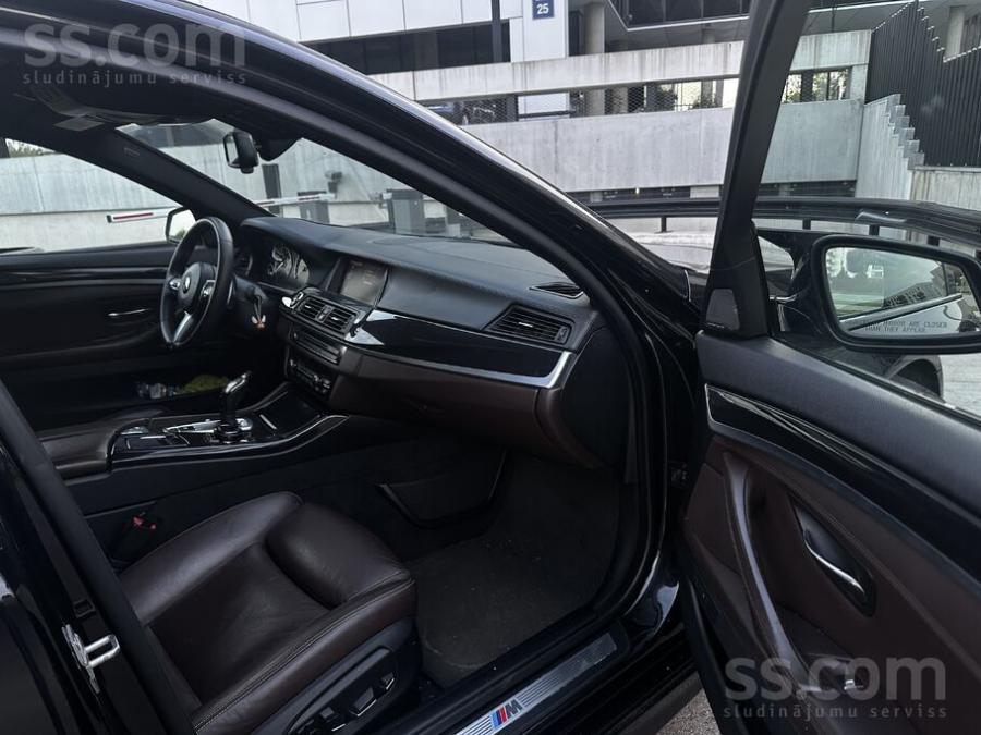 Melns BMW 550 2016 Rīga, ar dzinēja tilpumu 4.40 L un nobraukumu 314 tūkst. km par 14200 €, foto 10 vietnē AUTOMOTO.COM.LV
