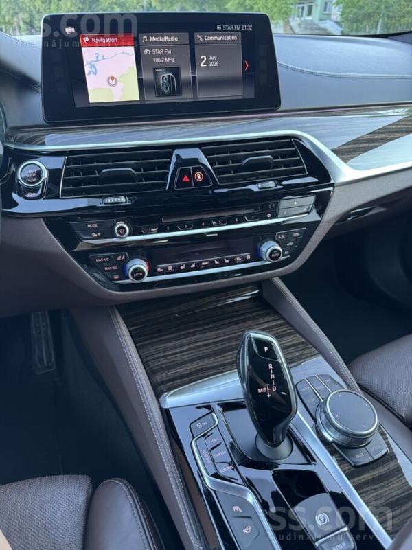 Black BMW 550 2017 in Jelgava, with an engine capacity of 4.40 L and mileage of 121 thousand km for 33000 €, photo 8 on AUTOMOTO.COM.LV