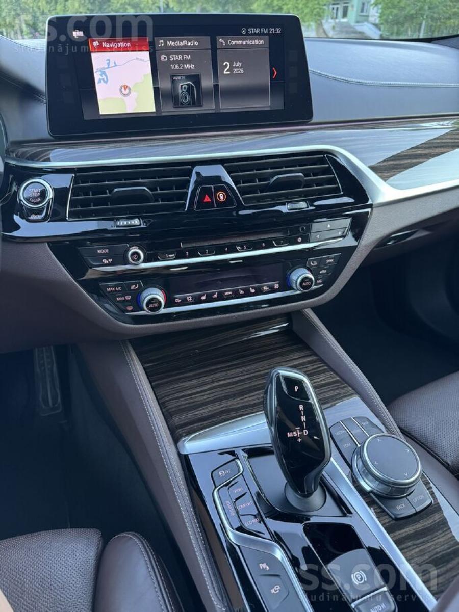 Black BMW 550 2017 in Jelgava, with an engine capacity of 4.40 L and mileage of 121 thousand km for 33000 €, photo 9 on AUTOMOTO.COM.LV
