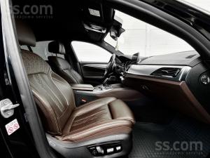 Black BMW 550 2018 in Riga, with an engine capacity of 3.00 L and mileage of 0 thousand km for 27500 €, photo 19 on AUTOMOTO.COM.LV