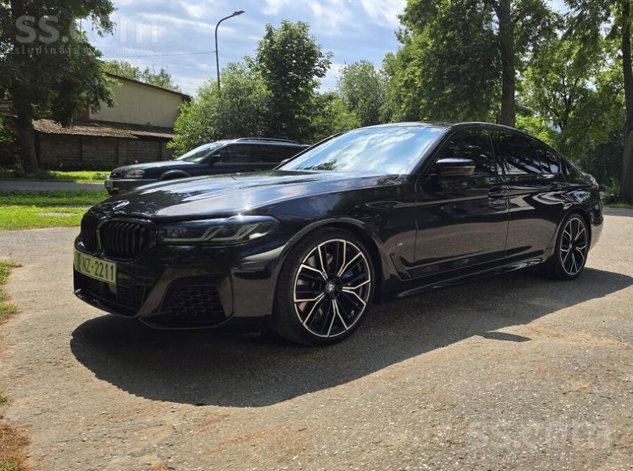 Melns BMW 550 2021 Rīga, ar dzinēja tilpumu 4.40 L un nobraukumu 122 tūkst. km par 52490 €, foto 14 vietnē AUTOMOTO.COM.LV