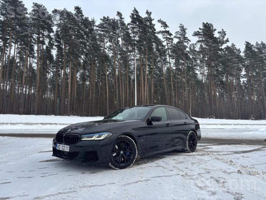 Black BMW 550 2021 in Riga, with an engine capacity of 4.40 L and mileage of 123 thousand km for 52490 €, photo 2 on AUTOMOTO.COM.LV